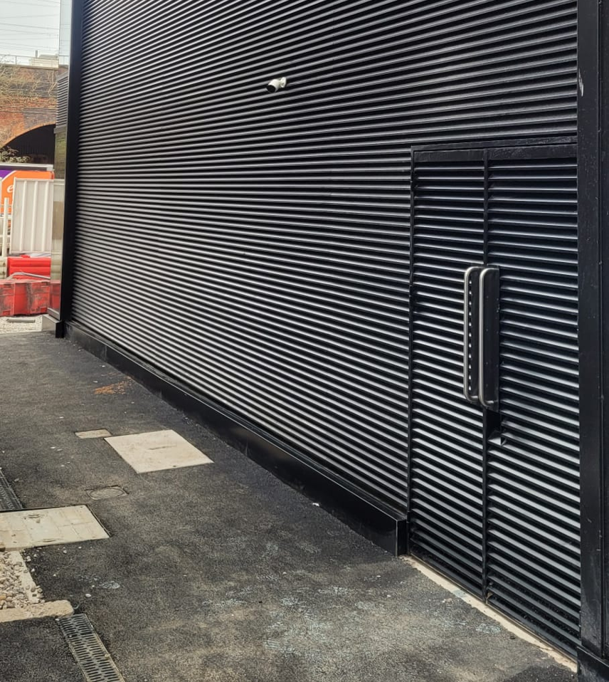 Manchester Screen with double door | Bridge Louvre